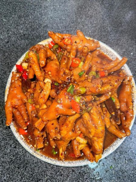 辣炒鸡爪子怎么做_辣炒鸡爪子家常做法-第1张图片-山城妙识