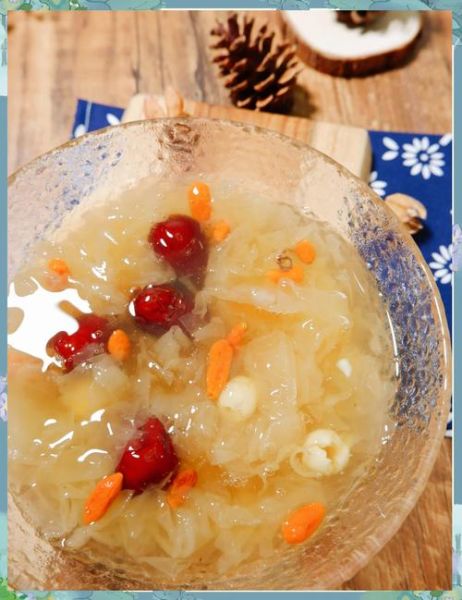 胶多多冰糖银耳莲子羹怎么做_胶多多冰糖银耳莲子羹的功效-第1张图片-山城妙识