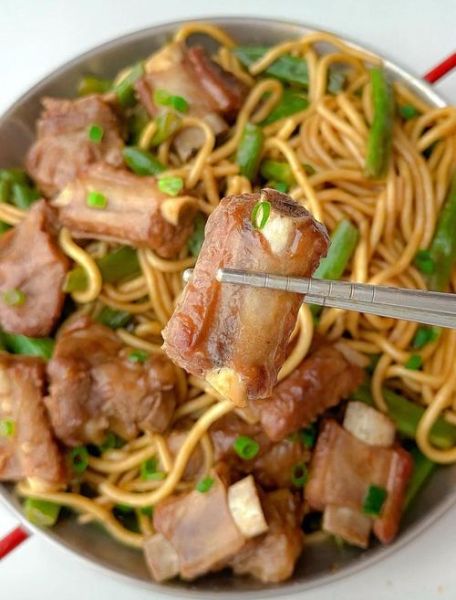 排骨砂锅面怎么做_排骨砂锅面需要炖多久-第1张图片-山城妙识