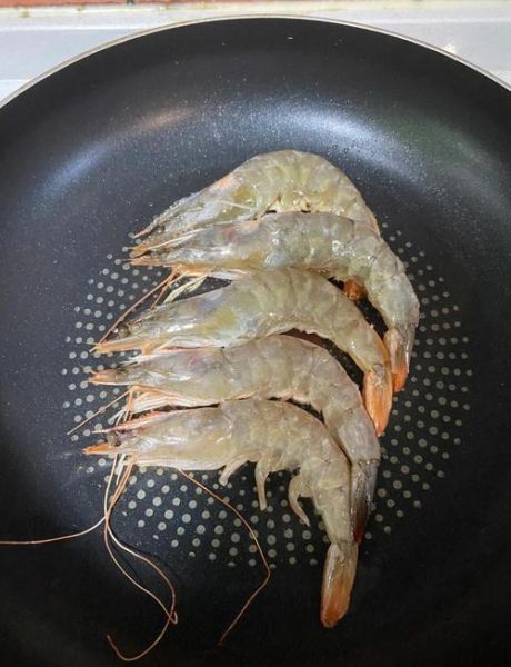 番茄炒大虾怎么做_番茄炒大虾最简单的家常做法-第3张图片-山城妙识 番茄炒大虾怎么做_番茄炒大虾最简单的家常做法-第3张图片-山城妙识