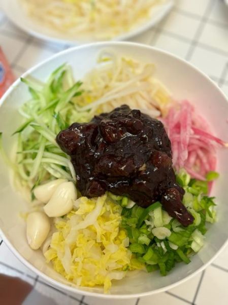 老北京炸酱面怎么做_炸酱面用什么酱最正宗-第1张图片-山城妙识