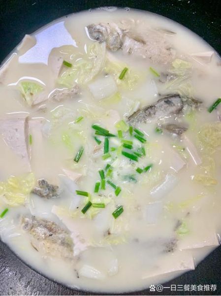 鲫鱼豆腐汤怎么炖好喝_鲫鱼豆腐汤的家常做法大全-第1张图片-山城妙识