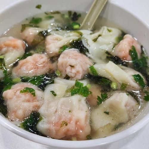 虾仁馄饨馅怎么调才嫩_虾仁馄饨馅做法大全-第3张图片-山城妙识