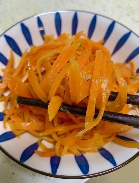 红烧胡萝卜怎么做_红烧胡萝卜用焯水吗-第1张图片-山城妙识