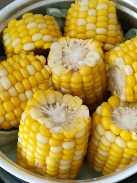 玉米蒸多久能熟_蒸玉米需要多长时间-第2张图片-山城妙识