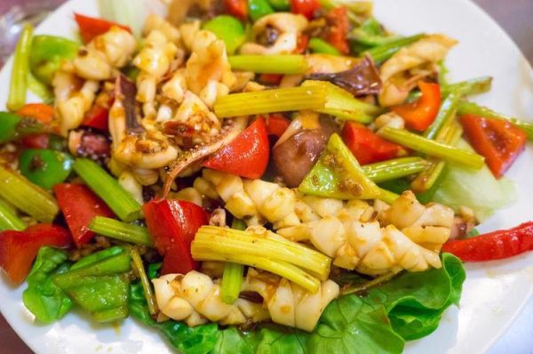 鱿鱼炒芹菜有毒吗_吃了会中毒吗-第3张图片-山城妙识