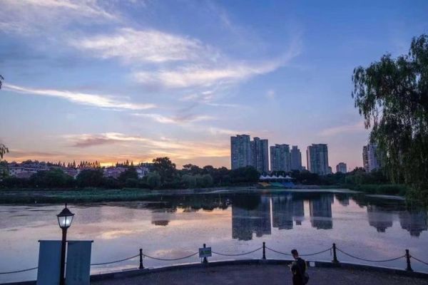 月牙湖在哪里_月牙湖最佳旅游时间-第1张图片-山城妙识