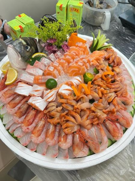 海鲜刺身拼盘怎么摆盘好看_刺身拼盘食材有哪些-第3张图片-山城妙识