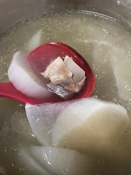 萝卜排骨汤的营养价值_孕妇可以喝吗-第1张图片-山城妙识