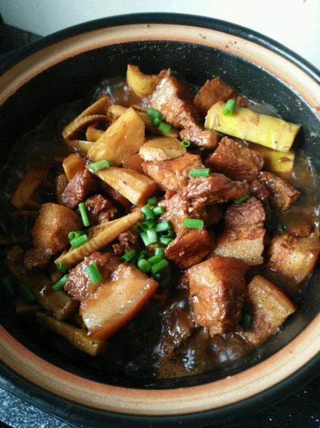 油焖笋烧肉怎么做_油焖笋烧肉的家常做法-第3张图片-山城妙识