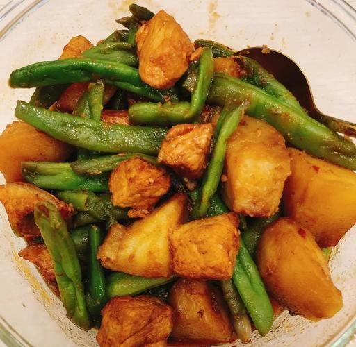 土豆炖猪肉怎么做_家常做法步骤详解-第3张图片-山城妙识