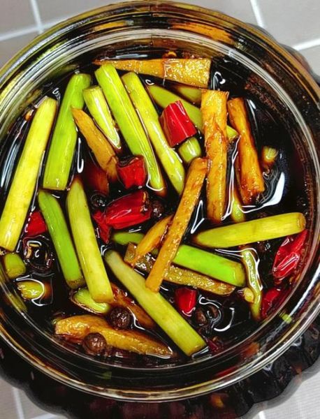 糖醋腌蒜薹的做法_能保存多久-第1张图片-山城妙识