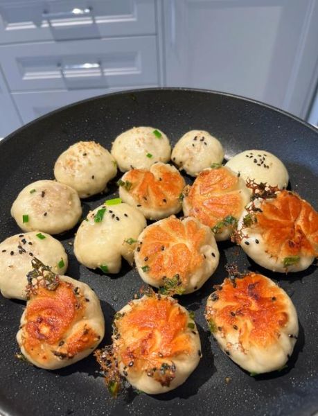 生煎包怎么煎_生煎包底部金黄技巧-第1张图片-山城妙识