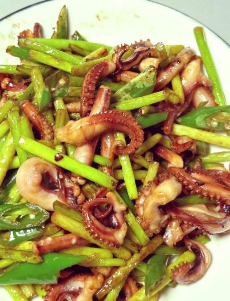 鱿鱼须怎么炒才脆_爆炒鱿鱼须家常做法-第1张图片-山城妙识