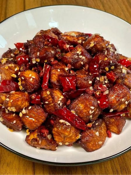 炒辣子鸡怎么做才正宗_辣子鸡用鸡腿还是整鸡-第2张图片-山城妙识