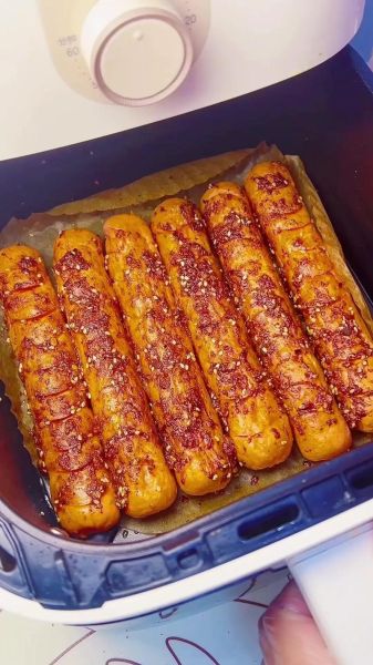 炸香肠怎么做好吃_炸香肠外皮酥脆的秘诀-第1张图片-山城妙识 炸香肠怎么做好吃_炸香肠外皮酥脆的秘诀-第1张图片-山城妙识