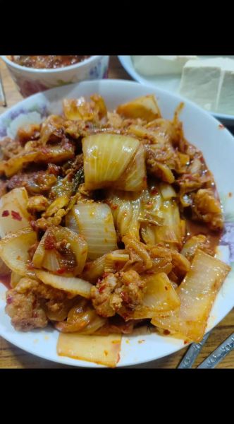 辣白菜五花肉怎么做_辣白菜炒五花肉技巧-第3张图片-山城妙识