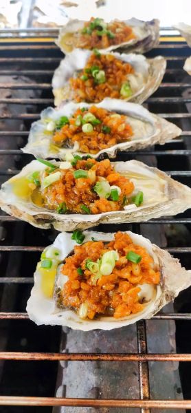 烧烤生蚝怎么烤好吃_炭火生蚝做法大全-第3张图片-山城妙识