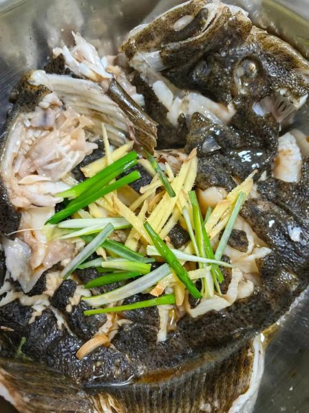 清蒸多宝鱼怎么杀_多宝鱼宰杀去内脏步骤-第3张图片-山城妙识