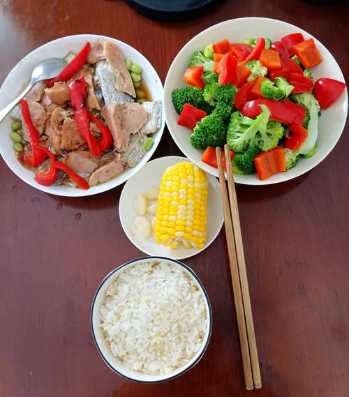 中午吃什么好呢_健康又省时的午餐推荐-第1张图片-山城妙识