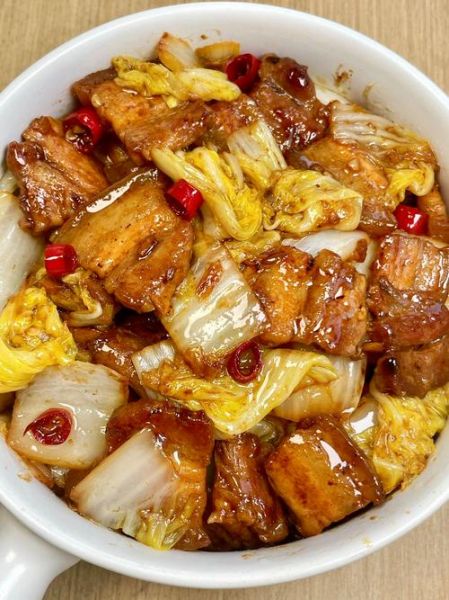 儿菜炒肉怎么炒才脆嫩_儿菜炒肉要不要焯水-第1张图片-山城妙识