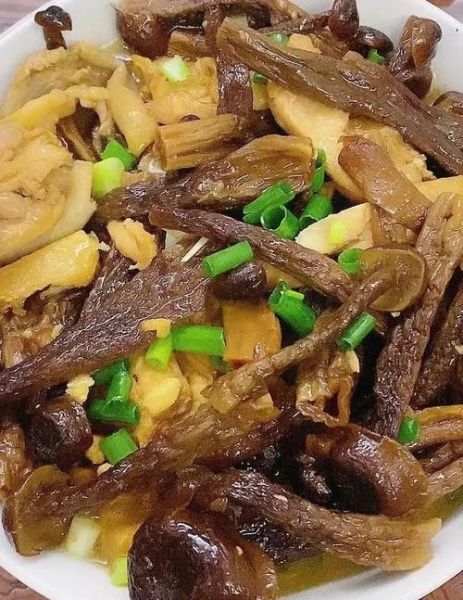 茶树菇炖鸡怎么做_茶树菇炖鸡的功效与禁忌-第1张图片-山城妙识 茶树菇炖鸡怎么做_茶树菇炖鸡的功效与禁忌-第1张图片-山城妙识