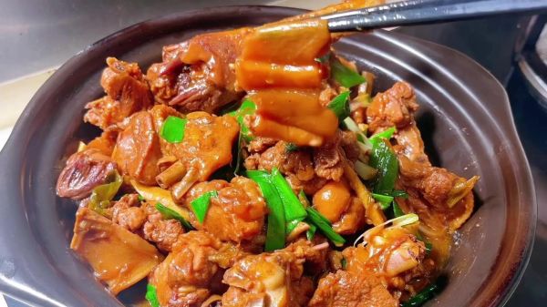 啤酒鸭怎么做_湘菜啤酒鸭正宗做法-第2张图片-山城妙识