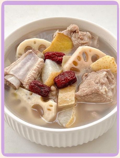 莲藕排骨汤怎么做_莲藕排骨汤需要焯水吗-第1张图片-山城妙识
