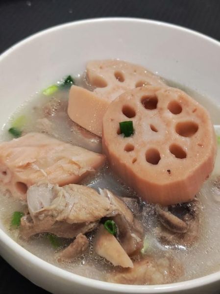 排骨藕汤藕什么时候放_藕块下锅最佳时间-第3张图片-山城妙识