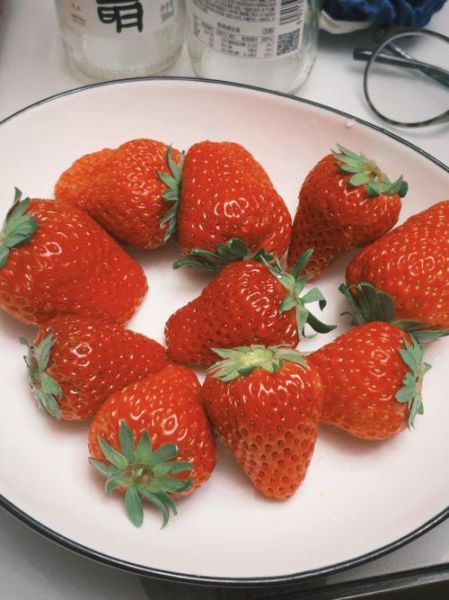 草莓怎么吃最好吃_草莓的10种吃法有哪些-第2张图片-山城妙识