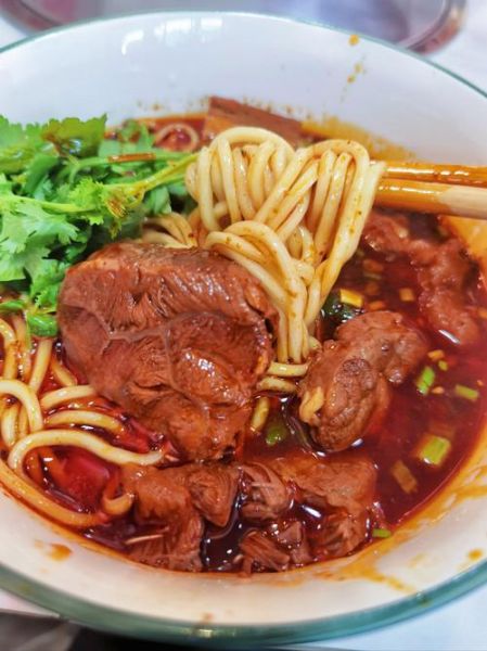 卤牛肉面图片_卤牛肉面怎么做好吃-第2张图片-山城妙识
