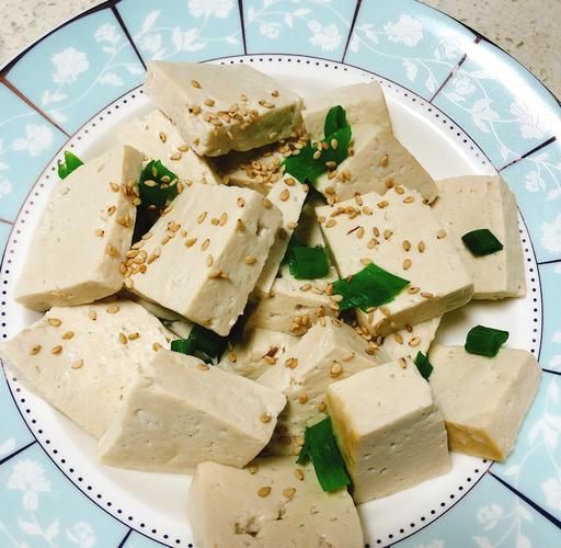 老豆腐怎么做好吃_老豆腐的家常做法视频-第1张图片-山城妙识