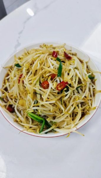 绿豆芽怎么炒好吃_素炒绿豆芽的家常做法-第1张图片-山城妙识