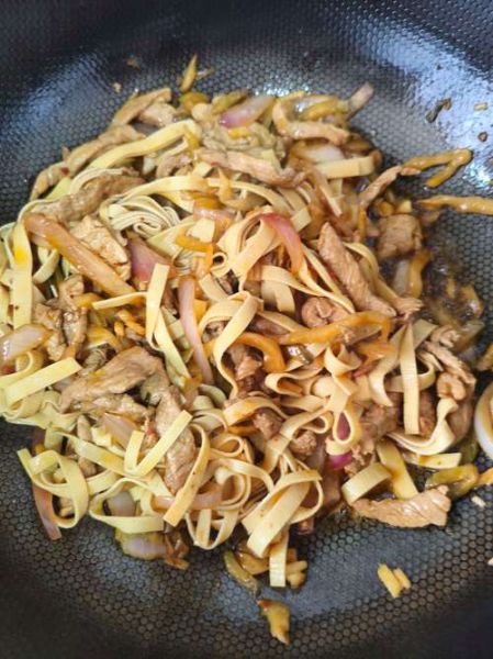 肉丝炒榨菜丝怎么做_榨菜丝炒多久才脆-第3张图片-山城妙识