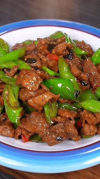 孜然青椒炒肉怎么做_青椒炒肉用孜然还是胡椒-第1张图片-山城妙识