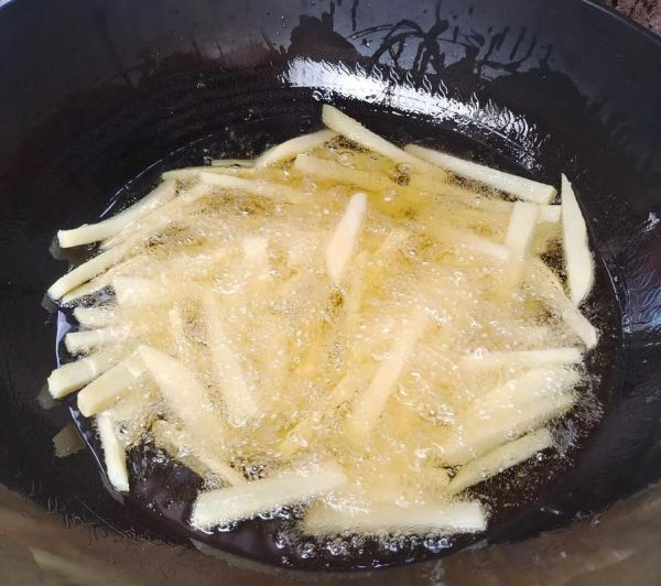 怎样炸薯条又香又脆_炸薯条为什么软-第1张图片-山城妙识