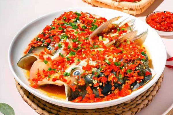 湘菜招牌菜有哪些_剁椒鱼头怎么做才正宗-第1张图片-山城妙识