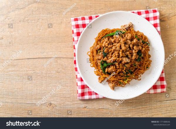 how_to_make_stir_fried_noodles_step_by_step-第1张图片-山城妙识