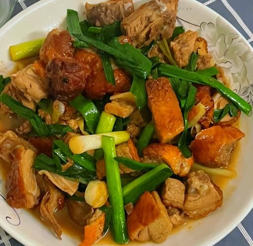 大葱适合炒什么菜_大葱炒什么最好吃-第1张图片-山城妙识 大葱适合炒什么菜_大葱炒什么最好吃-第1张图片-山城妙识