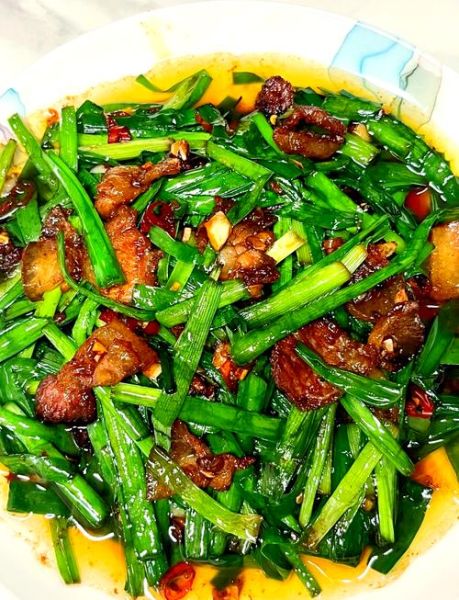韭菜炒肉怎么炒才好吃_韭菜炒肉做法步骤-第1张图片-山城妙识