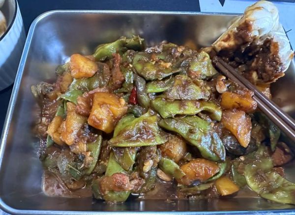 豆角茄子土豆素乱炖怎么做_豆角茄子土豆素乱炖热量高吗-第1张图片-山城妙识