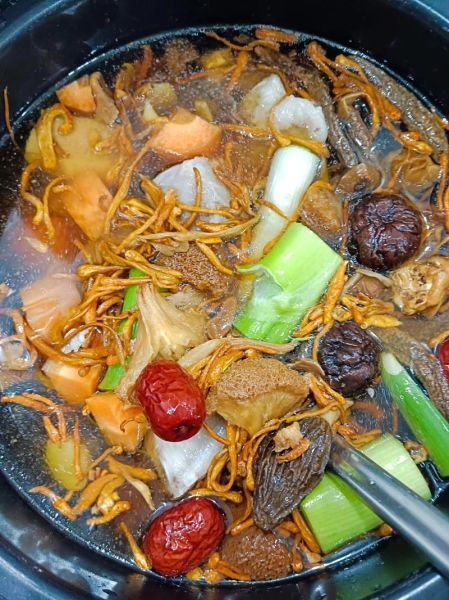 排骨菌汤怎么炖好喝_排骨菌汤的做法步骤-第2张图片-山城妙识