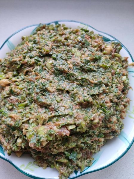 芹菜白菜馅饺子怎么调馅好吃_芹菜白菜馅饺子要不要焯水-第3张图片-山城妙识