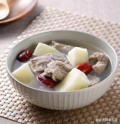 猪骨汤怎么熬白_猪骨汤浓白技巧-第1张图片-山城妙识