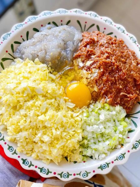 白菜猪肉虾仁饺子馅怎么做_白菜猪肉虾仁饺子馅做法窍门-第1张图片-山城妙识