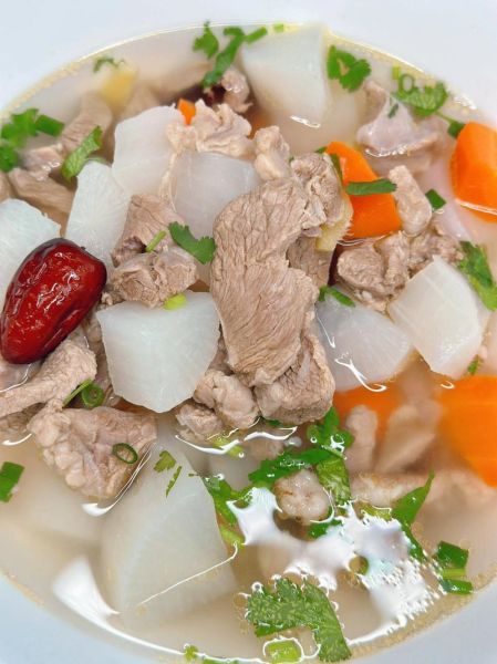 羊肉炖白萝卜怎么做好吃_家常羊肉炖白萝卜窍门-第1张图片-山城妙识