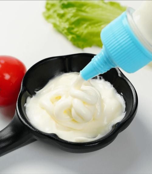 沙拉酱和蛋黄酱的区别_哪个更健康-第1张图片-山城妙识 沙拉酱和蛋黄酱的区别_哪个更健康-第1张图片-山城妙识