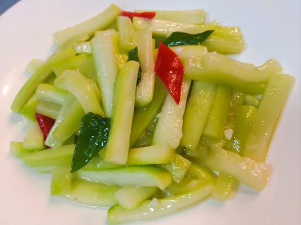 炒瓠子要焯水吗_瓠子炒前怎么处理-第1张图片-山城妙识