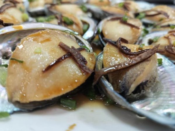 清蒸鲍鱼要几分钟_鲍鱼蒸多久才嫩-第1张图片-山城妙识