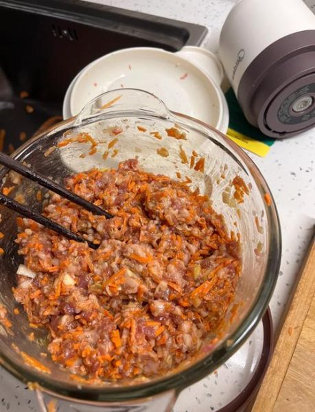 羊肉胡萝卜水饺怎么做_羊肉胡萝卜水饺热量高吗-第3张图片-山城妙识